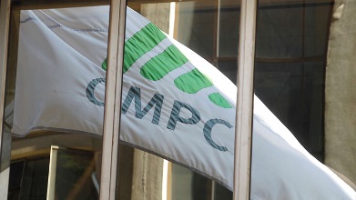 El Mercurio.com - Inversiones - fitch rebaja clasificacion de cmpc