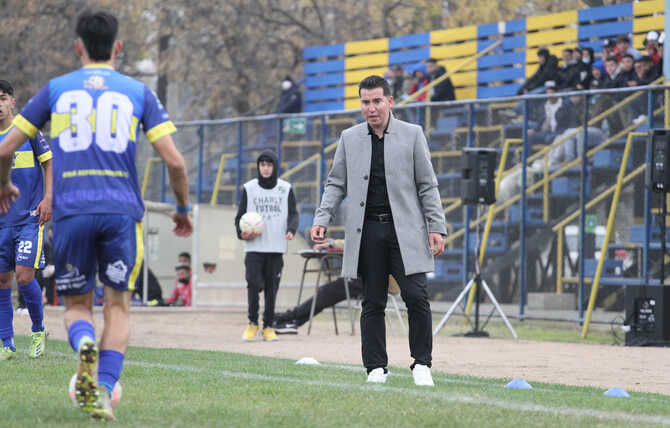 Matías Garrido, el DT de 25 años que encumbró a Rengo en la Copa Chile ...